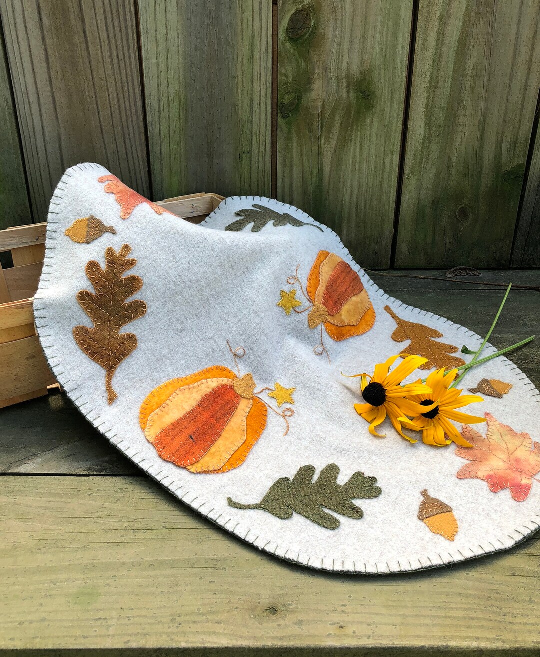 Fall Wool Applique' Kit and Pattern Table Mat - Leaves & Pumpkins 14.5 ...