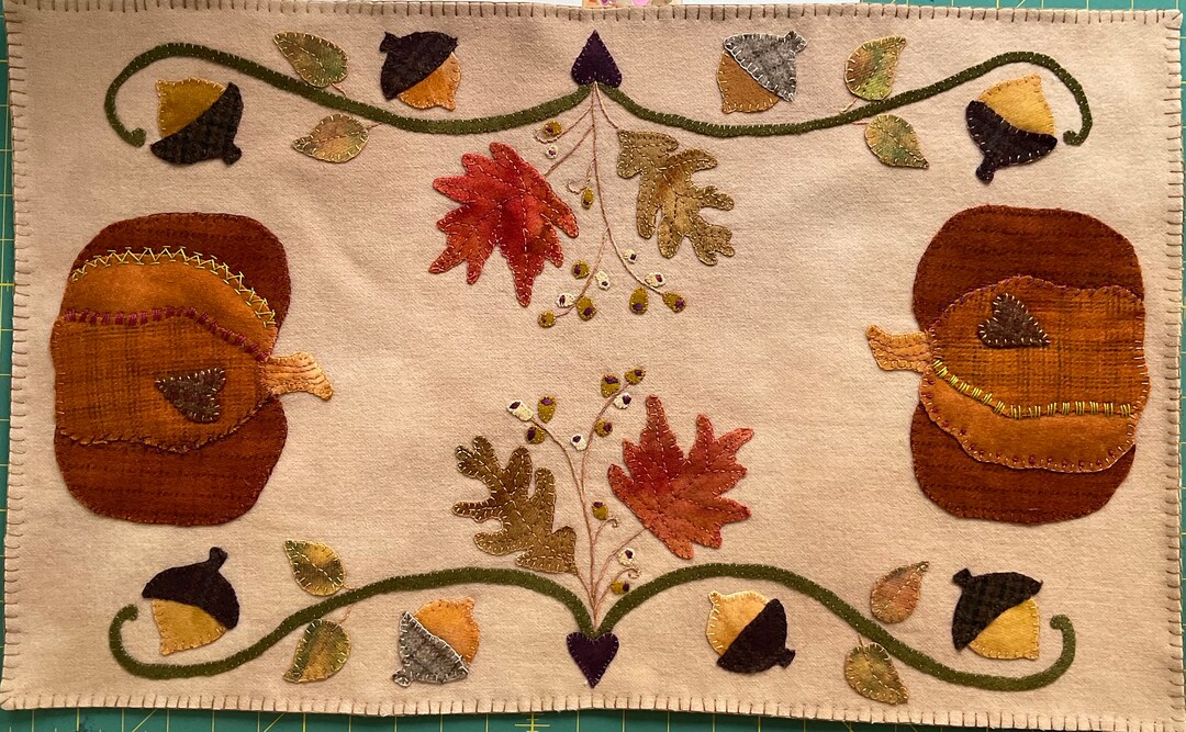 Digital Pattern for Fall Wool Applique' Table Mat, Emily's Pumpkin ...