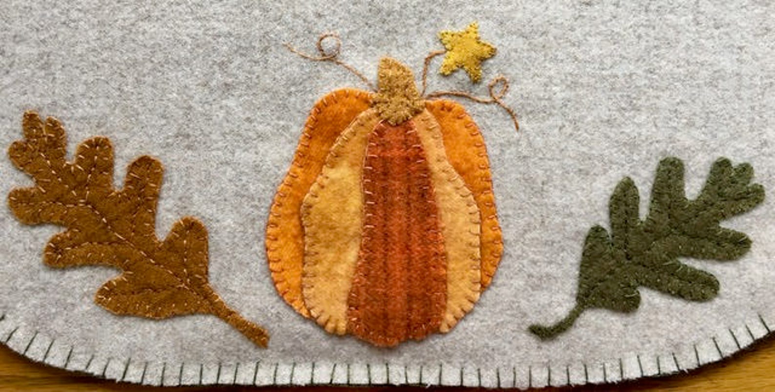 Fall Wool Applique' Kit and Pattern Table Mat - Leaves & Pumpkins 14.5 ...