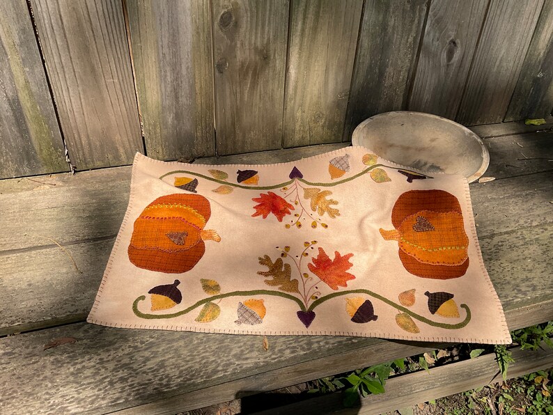 Digital Pattern for Fall Wool Applique' Table Mat, Emily's Pumpkin ...