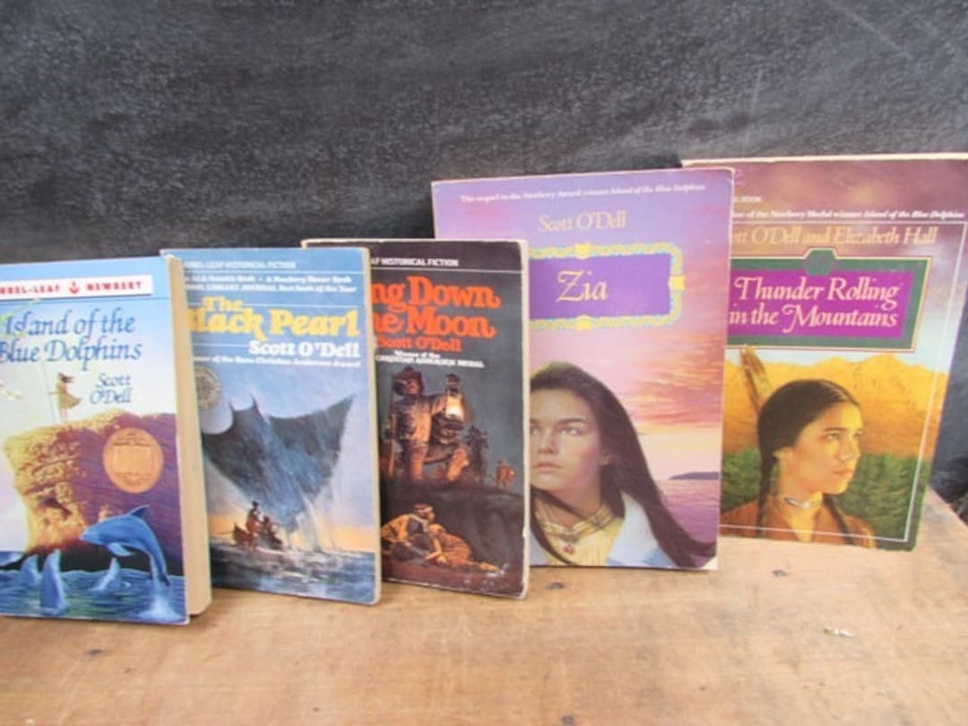 Sing Down the Moon the Black Pearl Blue Dolphin Zia Thunder Rolling in ...