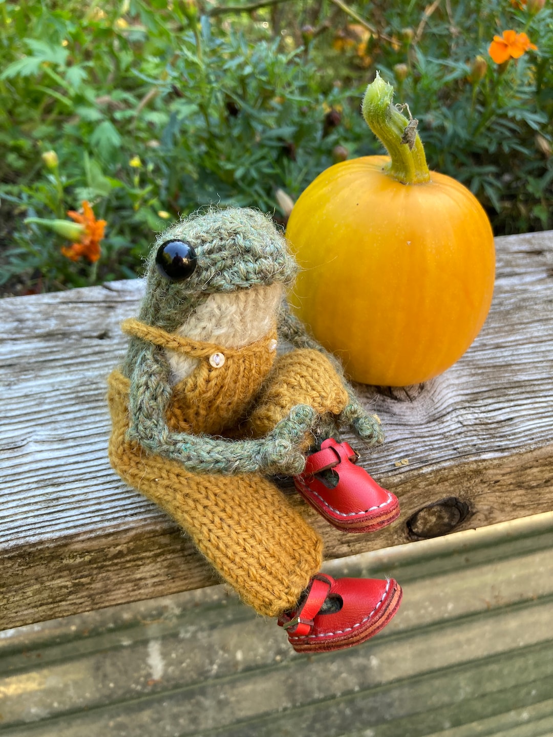 Little Knitted Frog Claire Garland Pattern With Hand Knit Overalls and ...