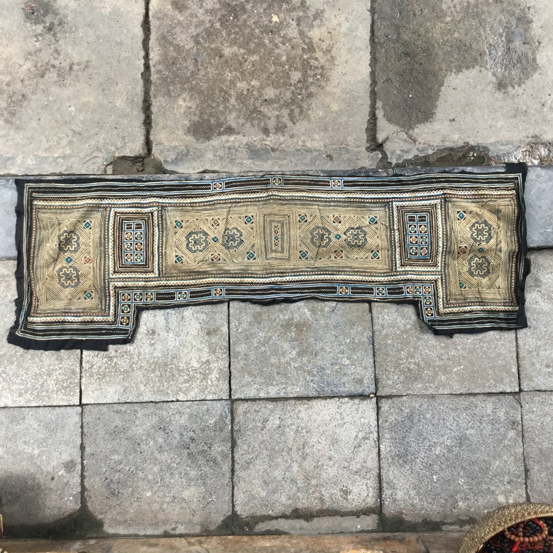 Vintage tribal Hmong batik cotton fabric in Mu Cang chai | Etsy