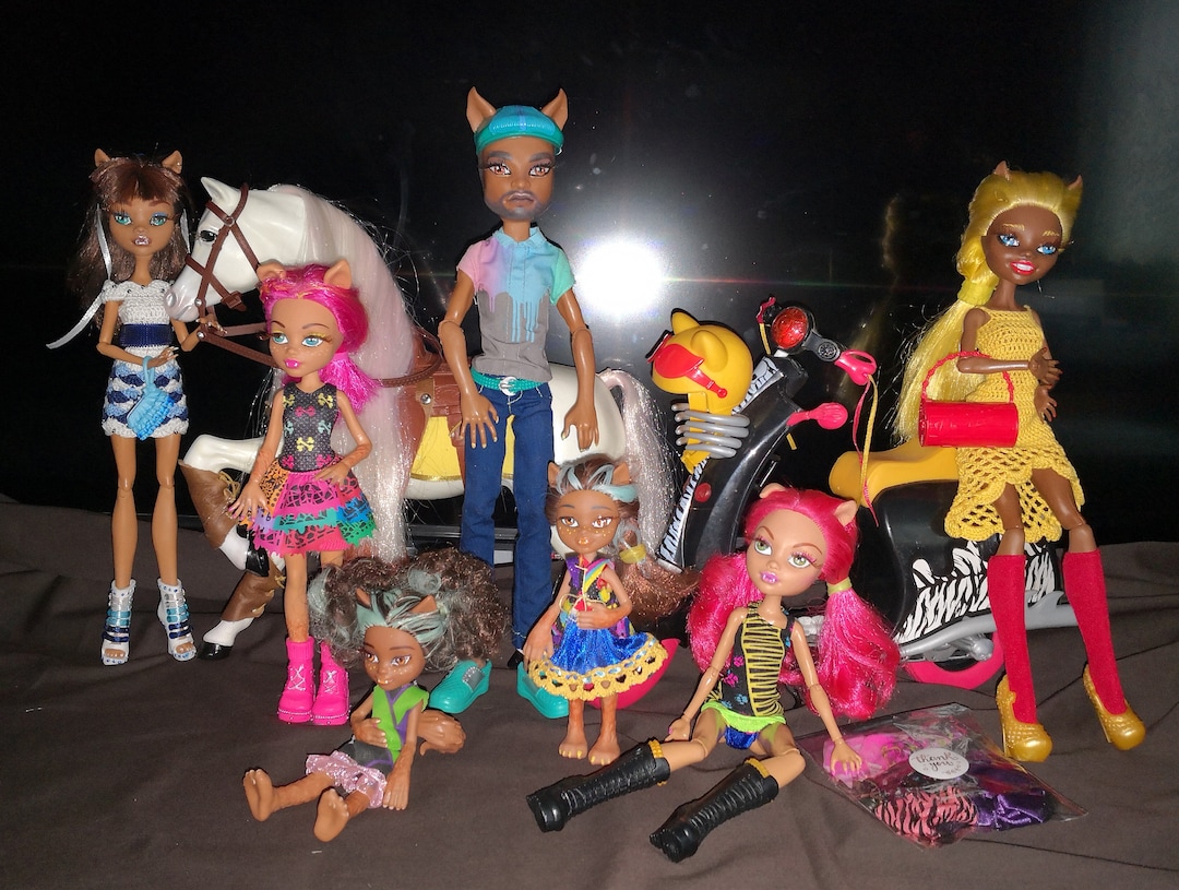 Monster High Large Werewolf Family Clawd, Clawdeen, Howleen Also ...