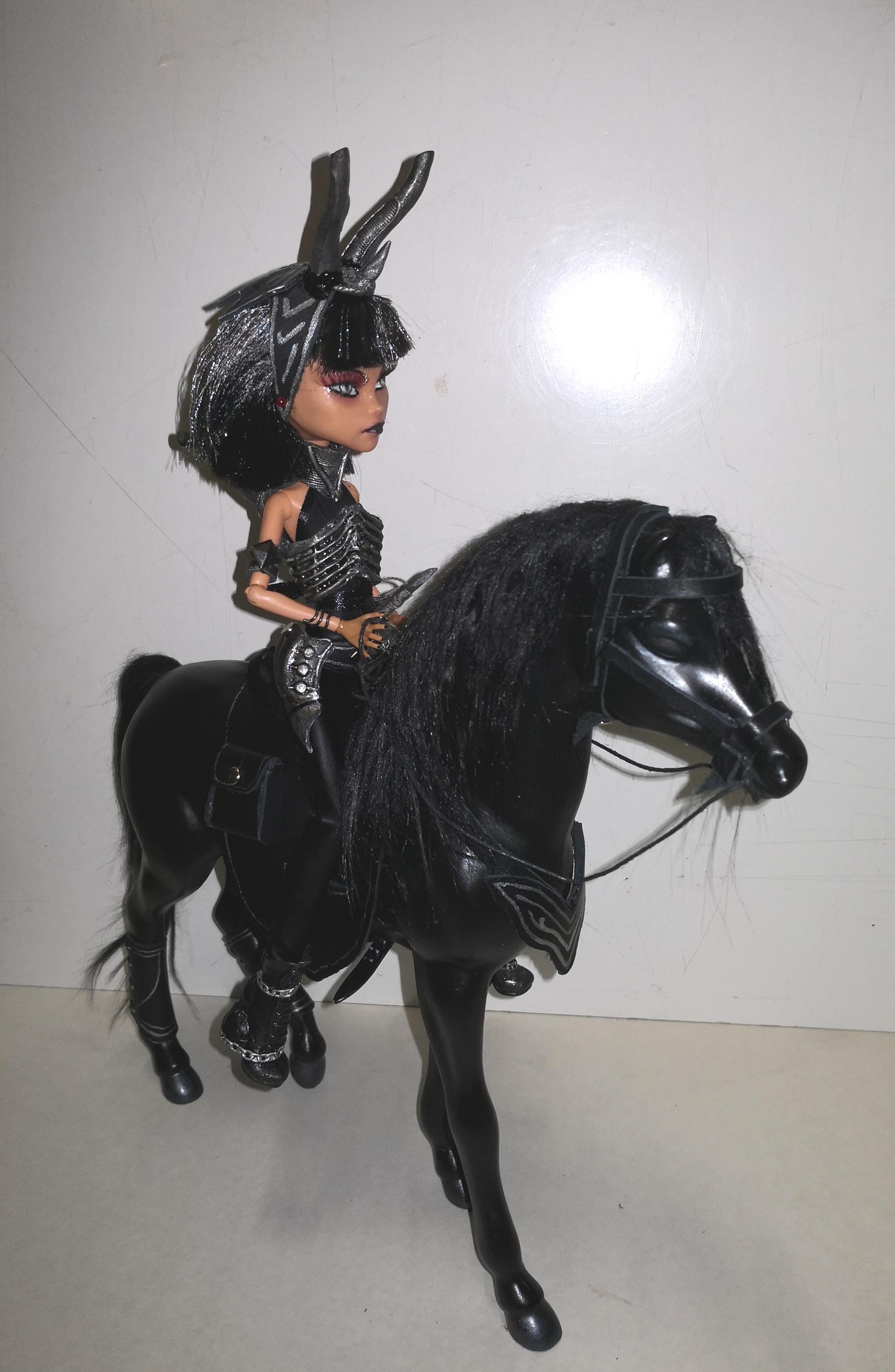 Monster High Dolls: Alien Hunter CLEO / Alien Hybrid Warrior Mutant ...
