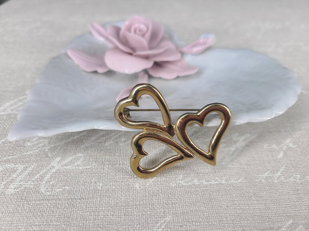 Unsigned LR Lady Remington Vintage Triple Heart Gold Tone Brooch Pin - Etsy