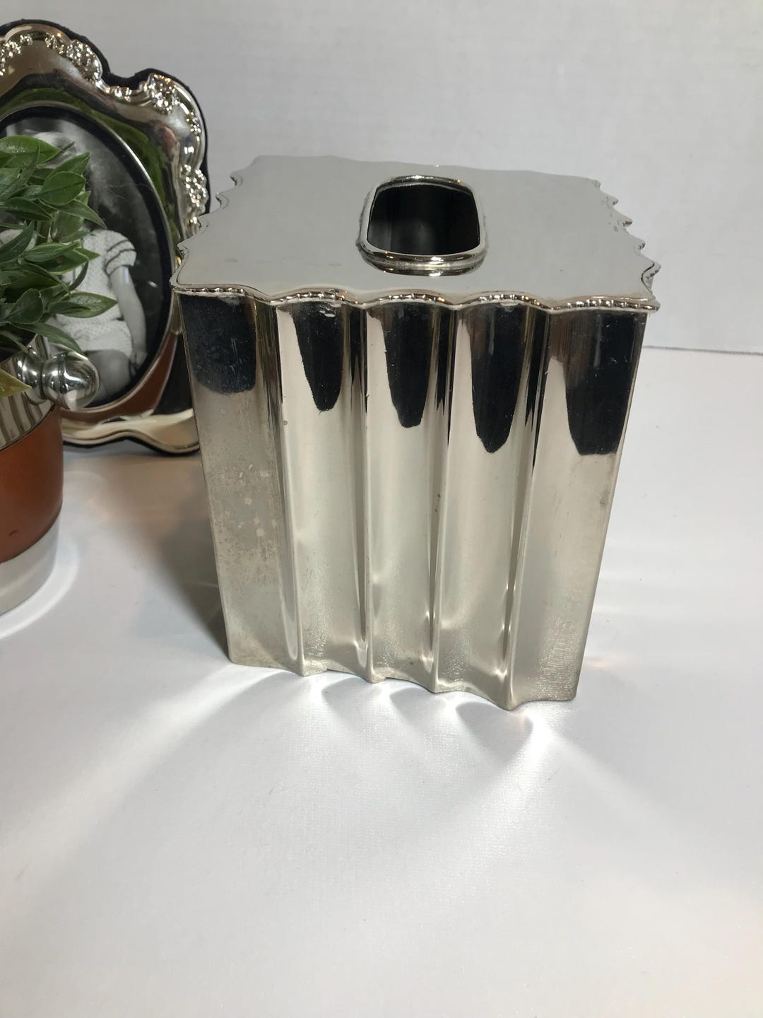 Vintage Paradigm Silver Vanity Tissue Holder, Vintage Grooved Silver ...