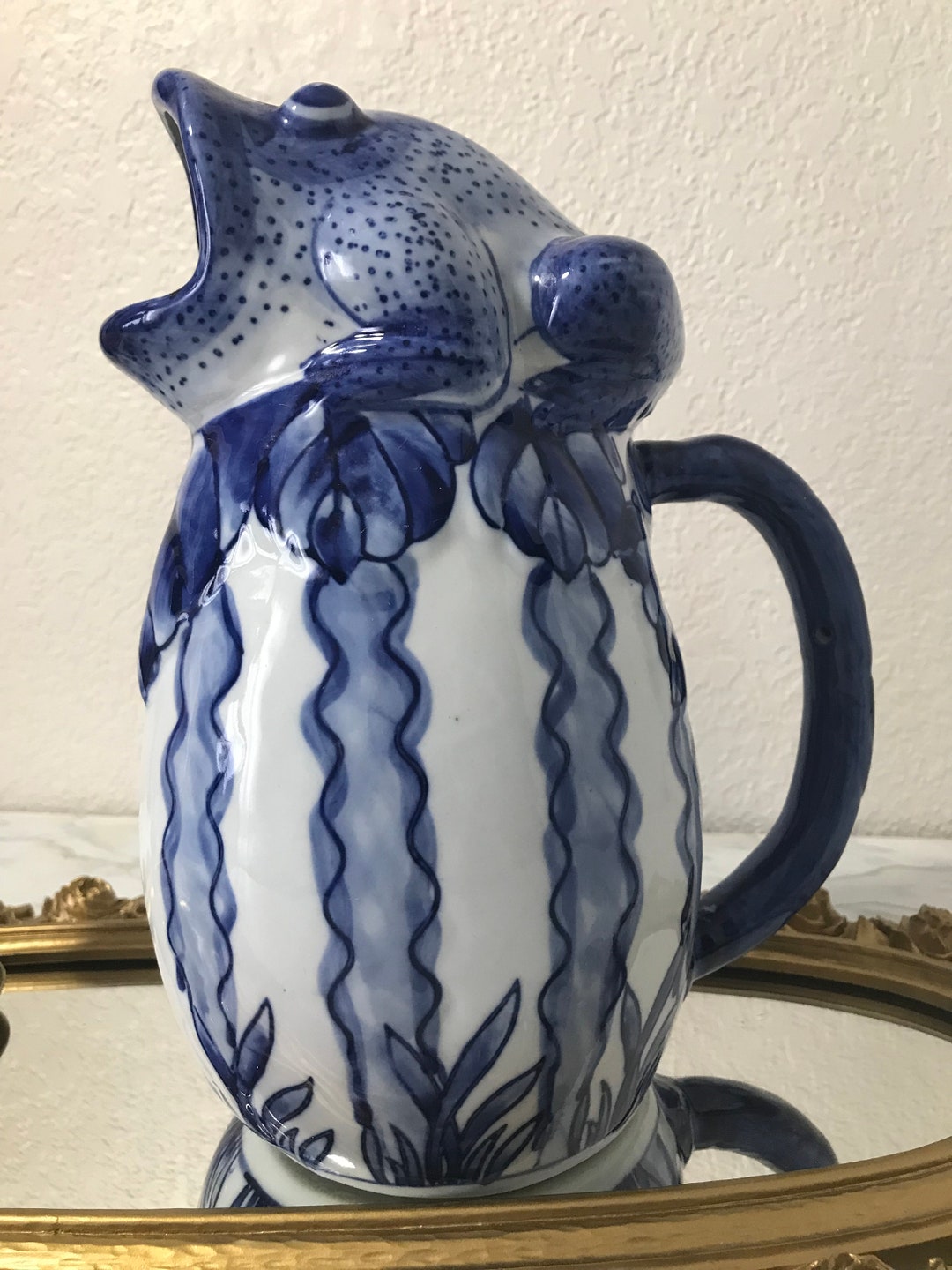 Vintage Majolica Pitcher, Blue White Frog Pitcher, Vintage Ceramic Frog ...