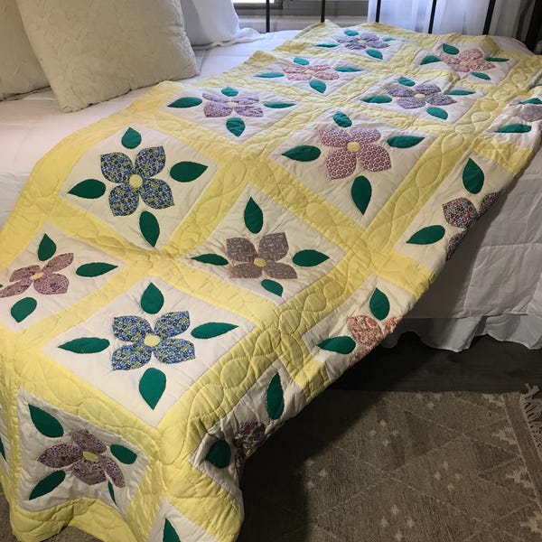 Yellow Star Quilt - Etsy