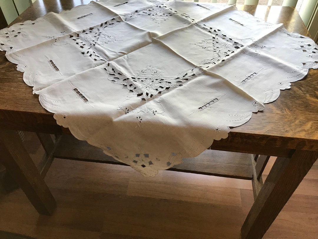 Vintage White Linen Embroidered Table Topper, Vtg 50s Embroidered Cut ...