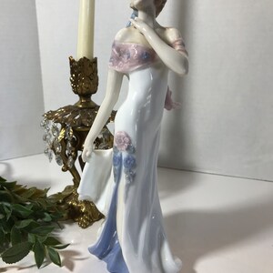 Vintage Lady in White Dress Statue, Vintage Romantic Lady in White ...