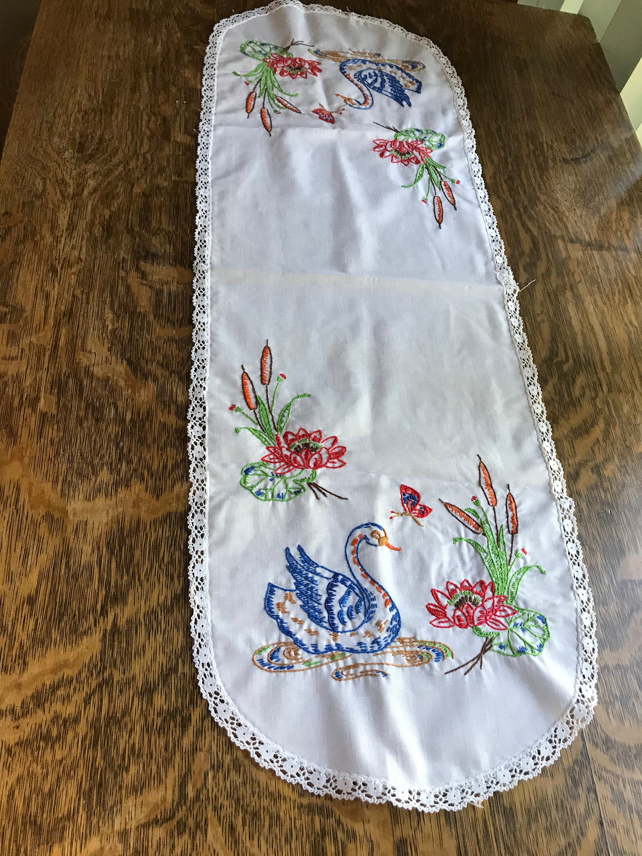 Vintage White Cotton Embroidered Table Runner, Vtg 50s Embroidered ...