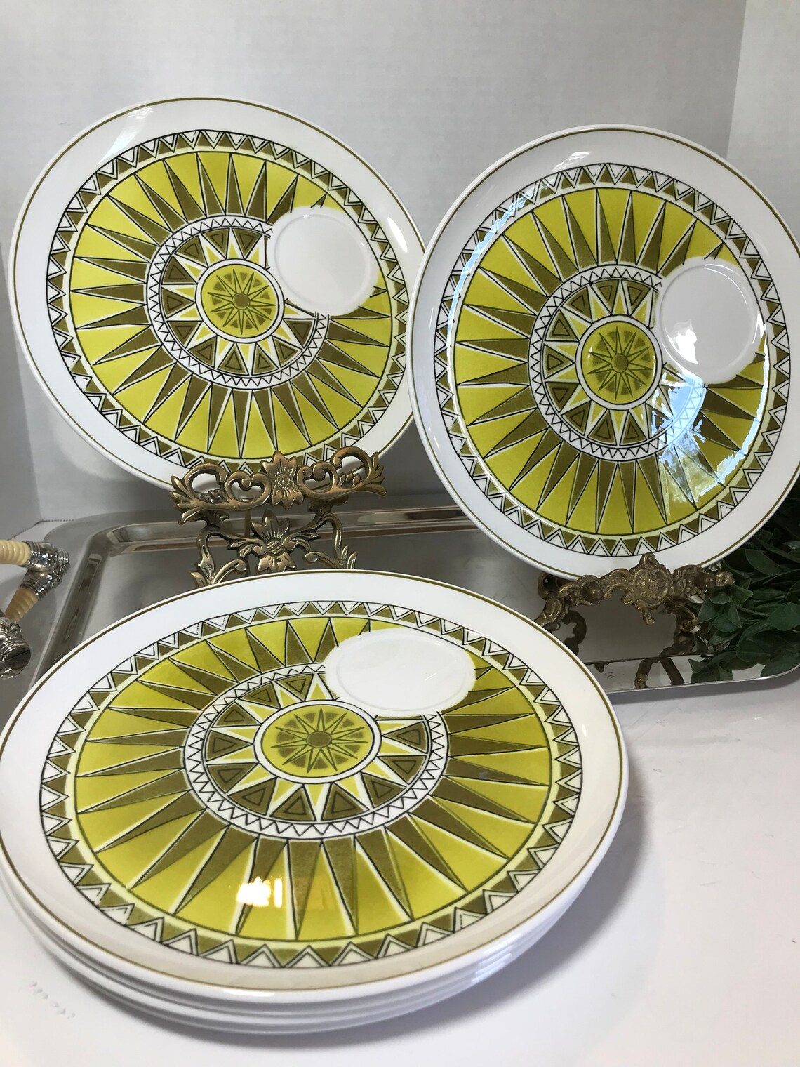 Vintage 60s Avocado Green and Yellow Sun Plate, Vtg Retro Sunburst ...
