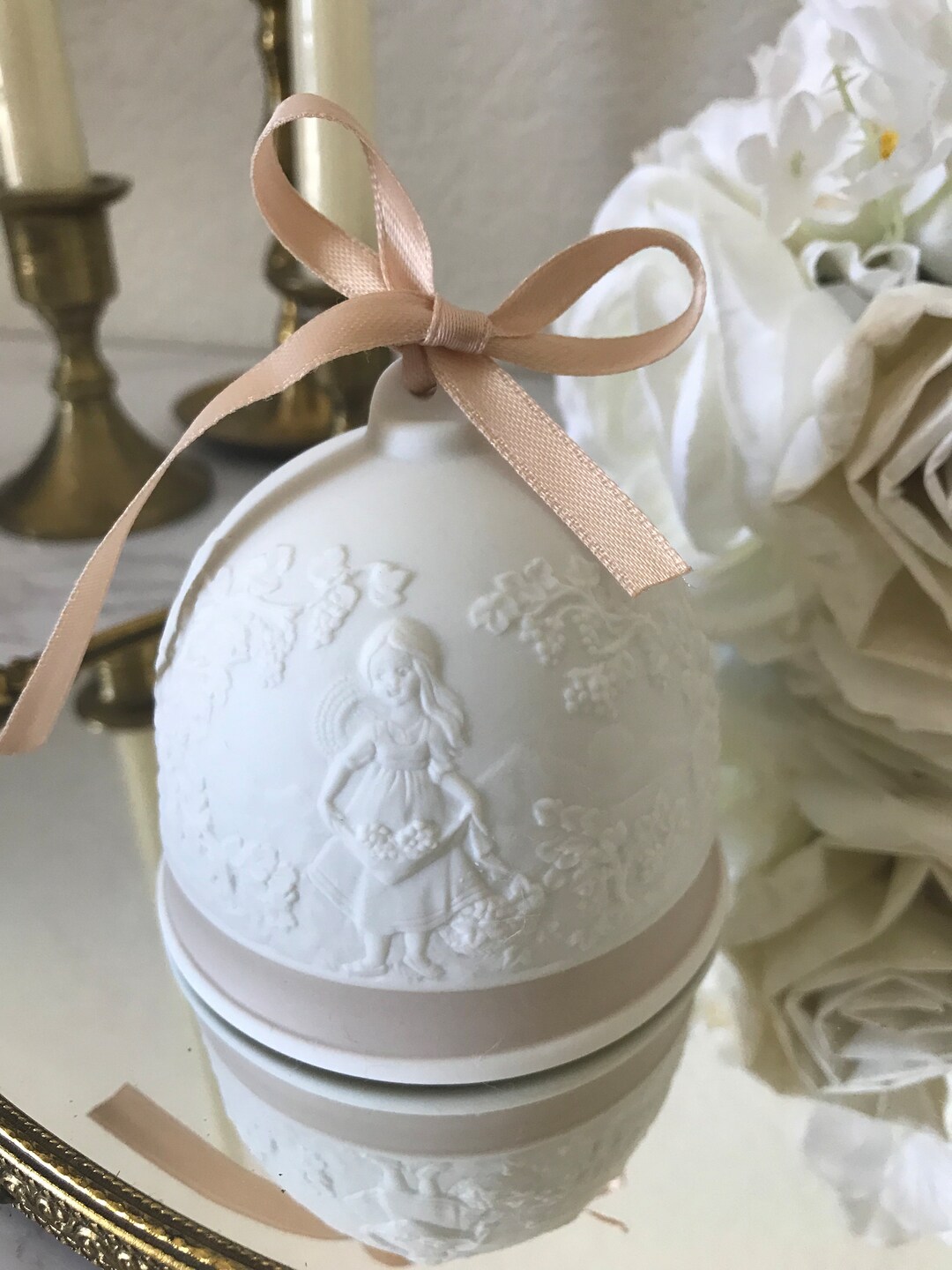 Vintage Lladro Christmas Porcelain White and Pink Delicate Embossed ...