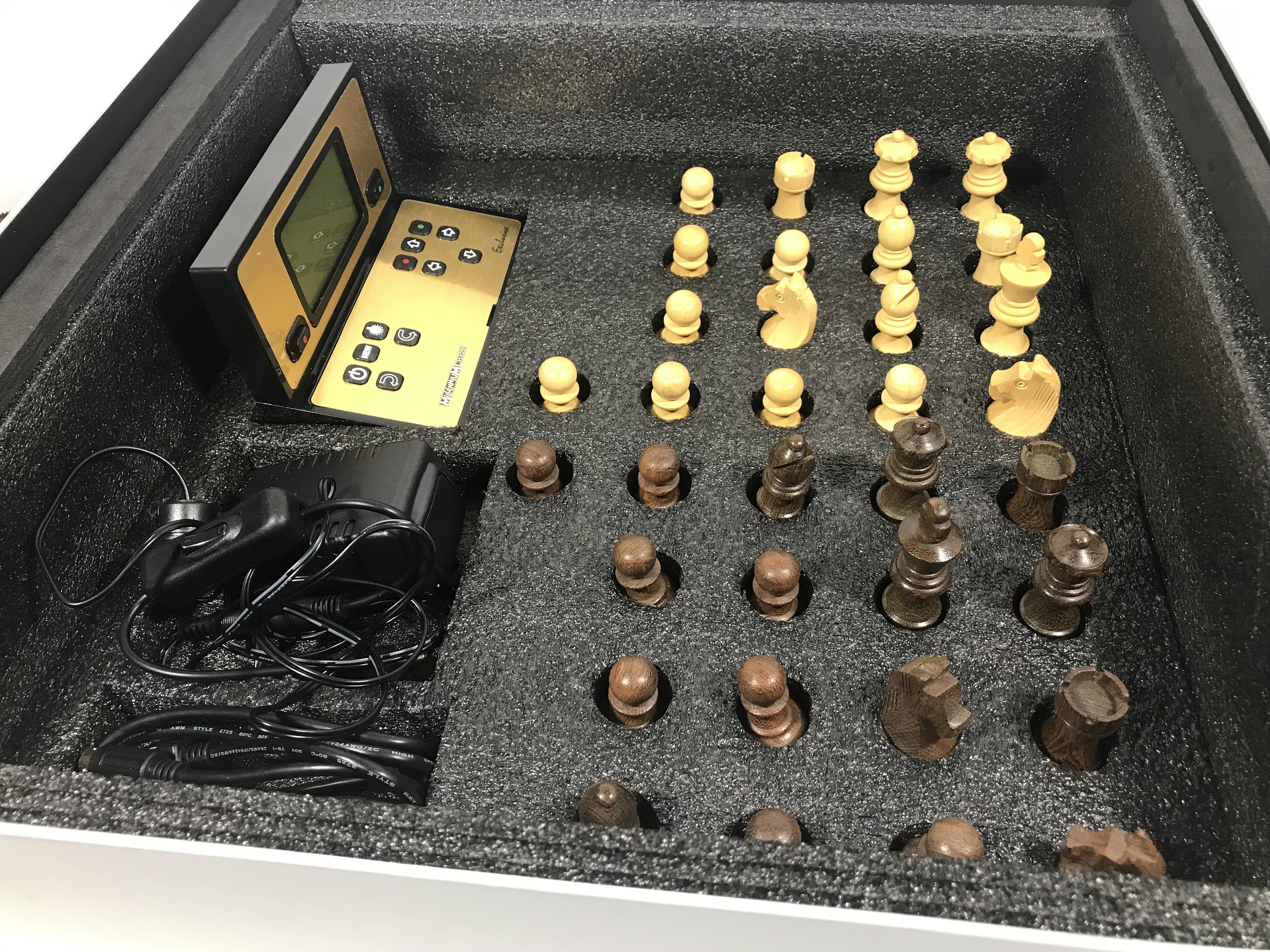 Millennium Chessgenius Exclusive Electronic Chess Set, Chess Genius ...