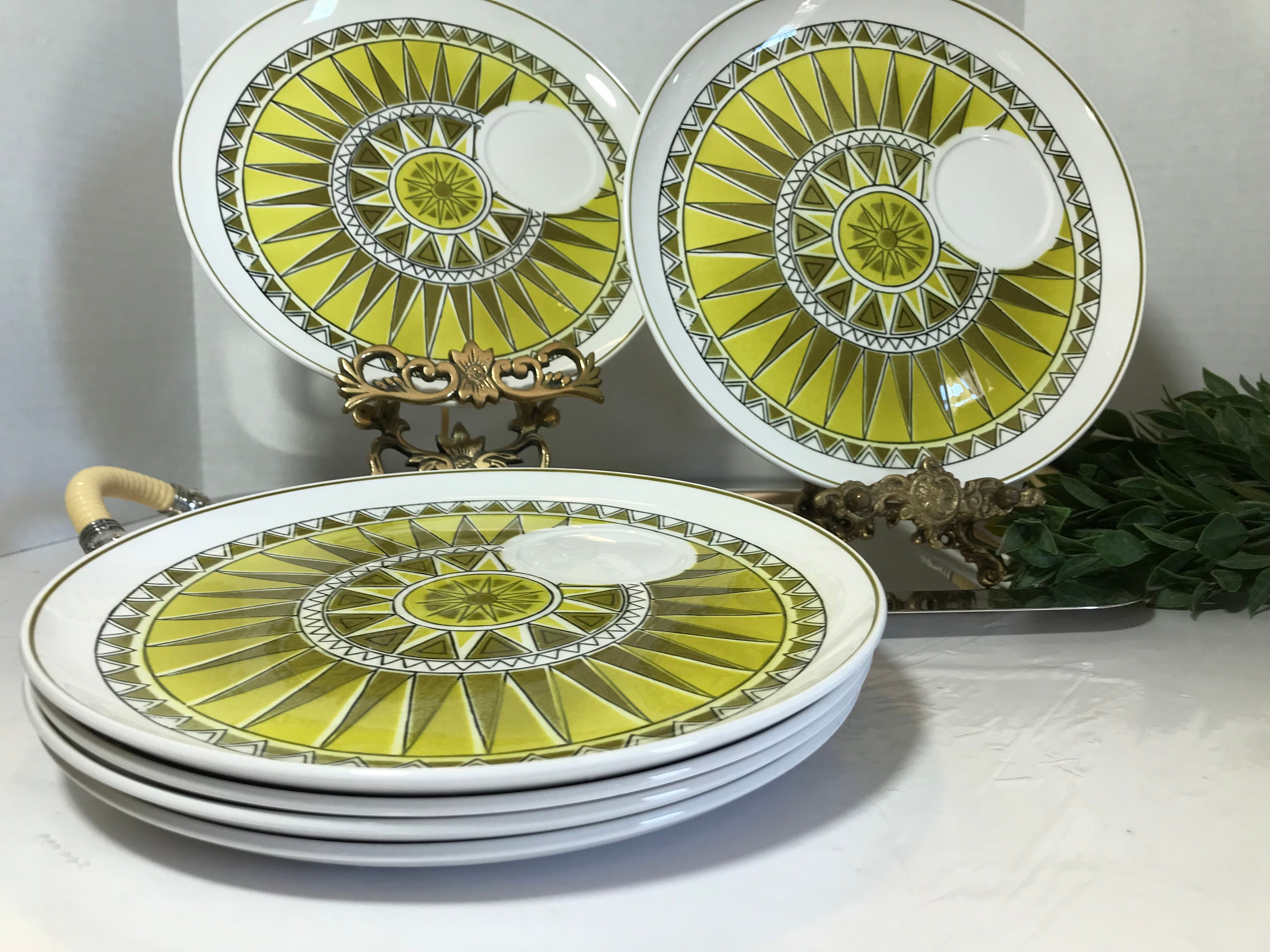 Vintage 60s Avocado Green and Yellow Sun Plate, Vtg Retro Sunburst ...