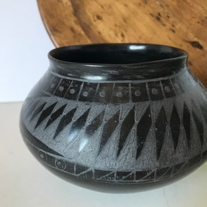 Vintage Flora Rodriquez Signed Sculptural Handmade Tribal Pottery Vase ...