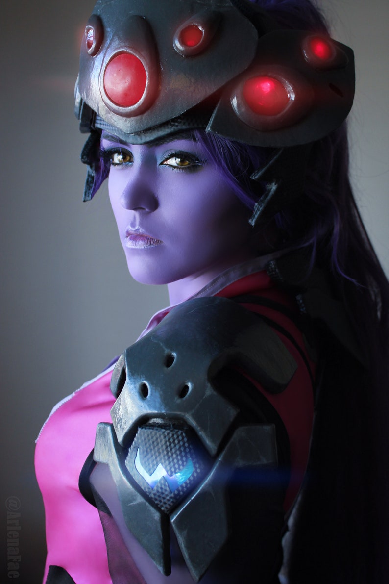 Widow maker Gauntlet & Shoulder Armor Cosplay Template | Etsy