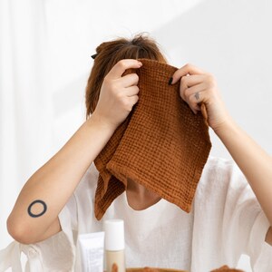 Linen Face Cloth Set of 2, Waffle Linen Face Towel, Compact Foldable ...