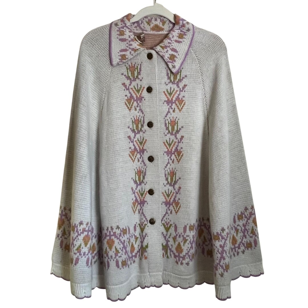 Vintage Montgomery Ward Acrylic Cape With Floral & Bird Motif Button ...