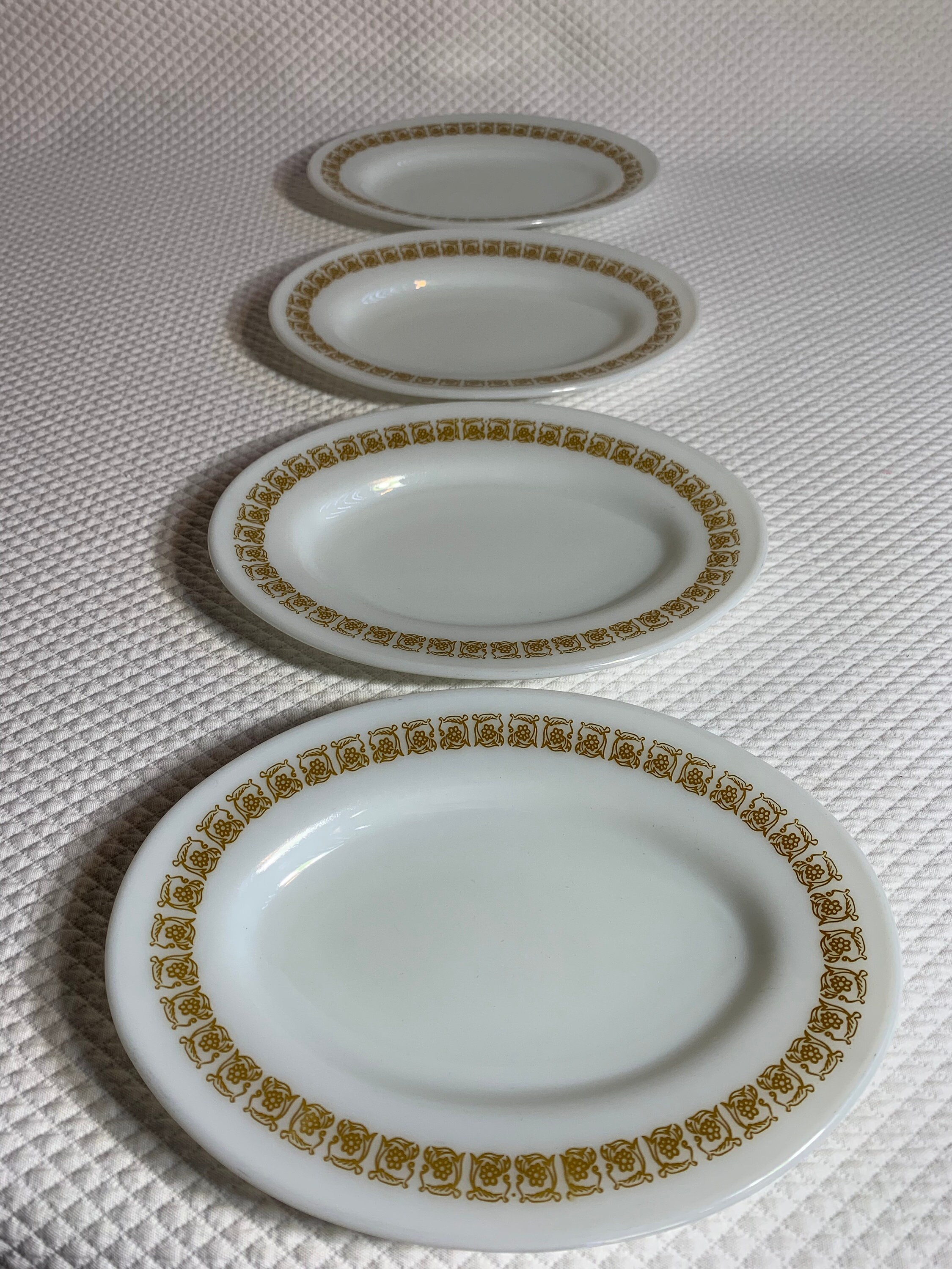 Set 4 Vintage Pyrex Tiburon Restaurant Ware Oval Milk Glass Plates - Etsy