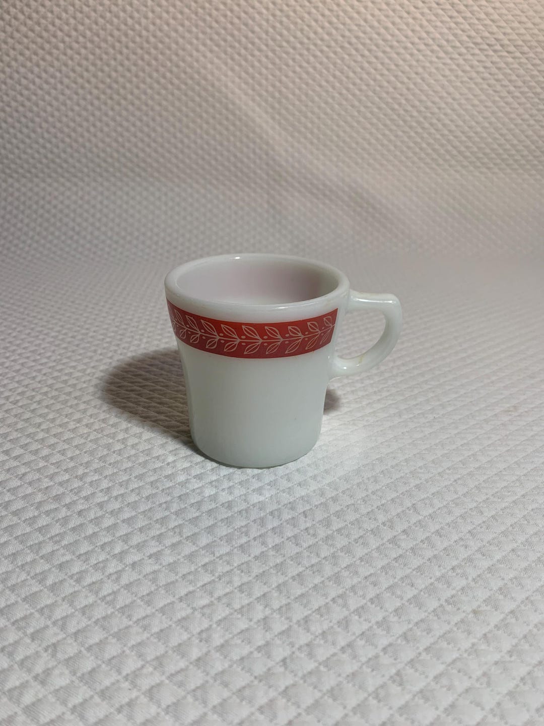 Vintage Pyrex Red Laurel Leaf Mug for Coffee or Tea in Milk Glass. - Etsy