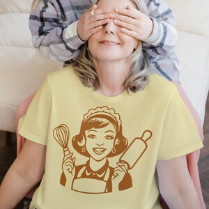 RETRO WOMAN BAKING Svg, Eps, Dxf, Png - Vinyl Cutting File, Kitchen ...