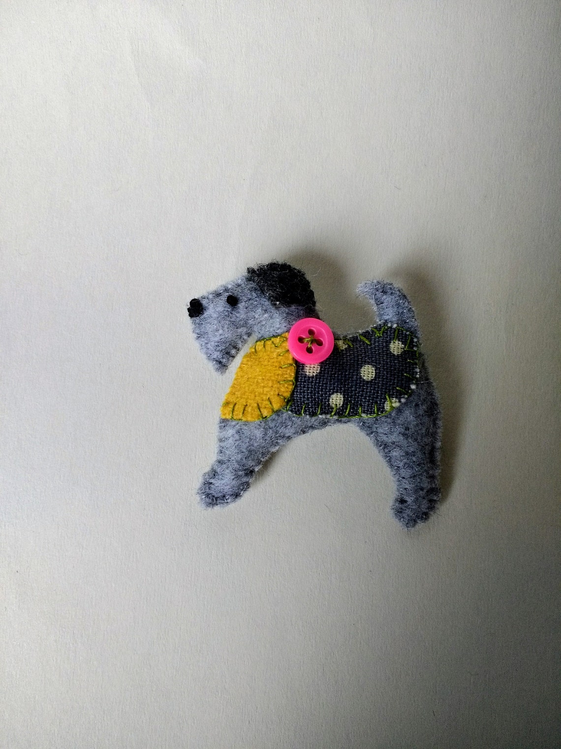 Felt dog brooch | Etsy