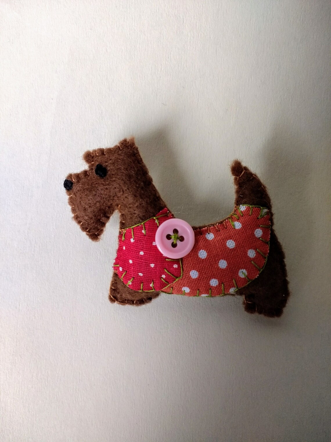 Felt dog brooch | Etsy