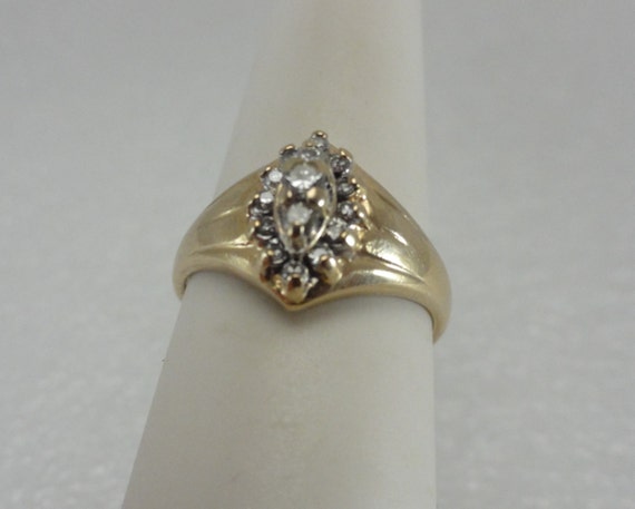 14KP Diamond Ring Cluster Estate SZ 6.75 - Gem