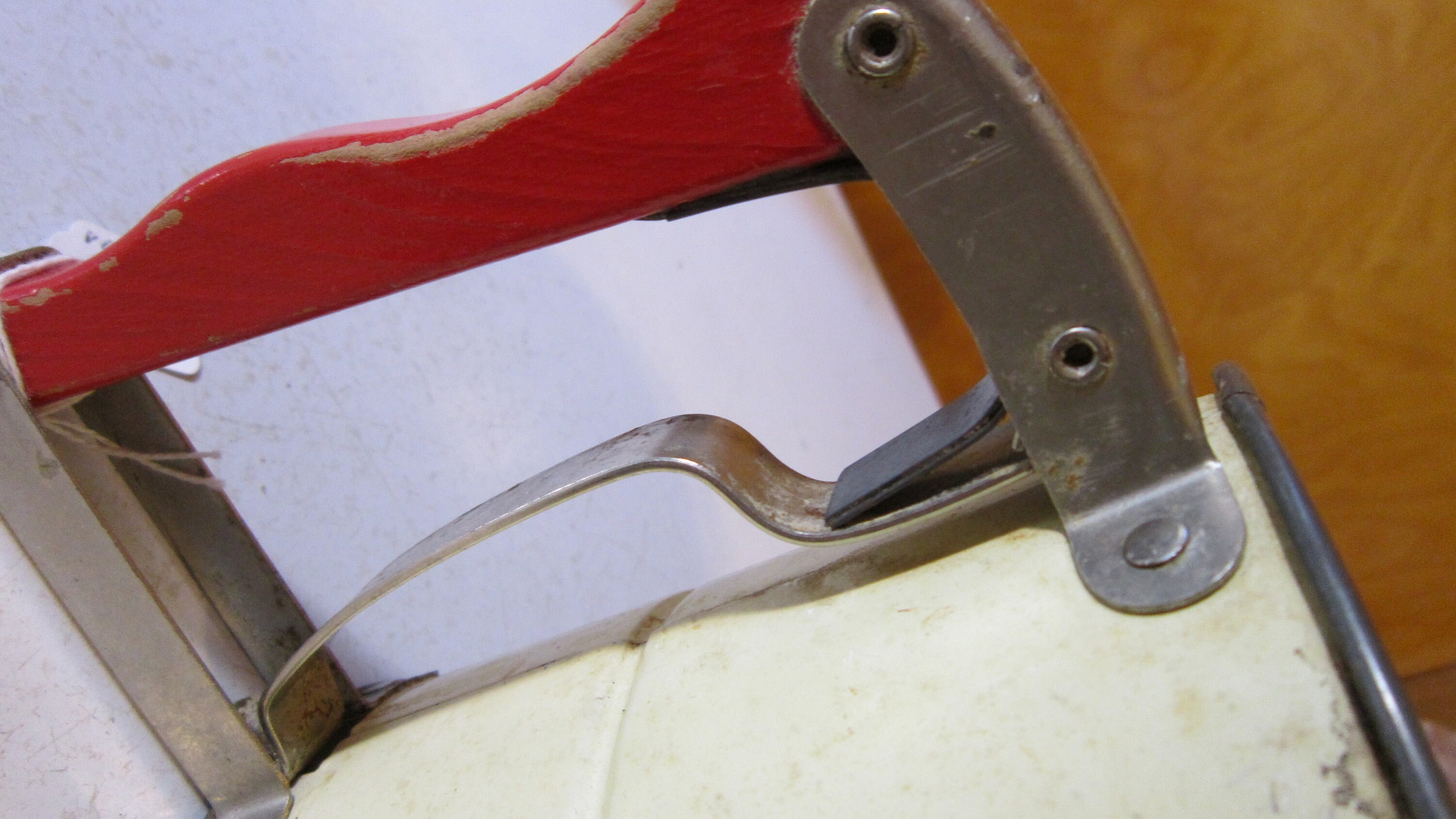 Vintage Androck Hand-i-sift Hand Sifter W/screen Wood Handle - Etsy