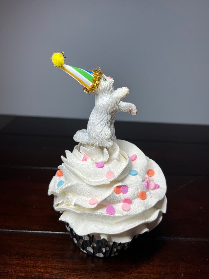 White Cat Cupcake Topper Cat Cake Topper Cat Wearing Party - Etsy