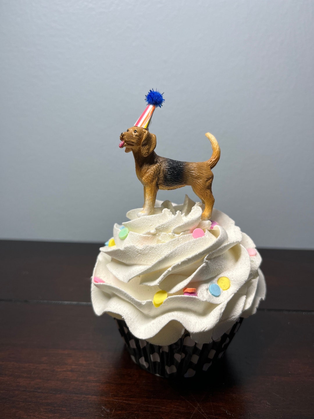 Beagle Cupcake Topper | Mini Beagle Dog Cake Topper | Beagle Wearing ...