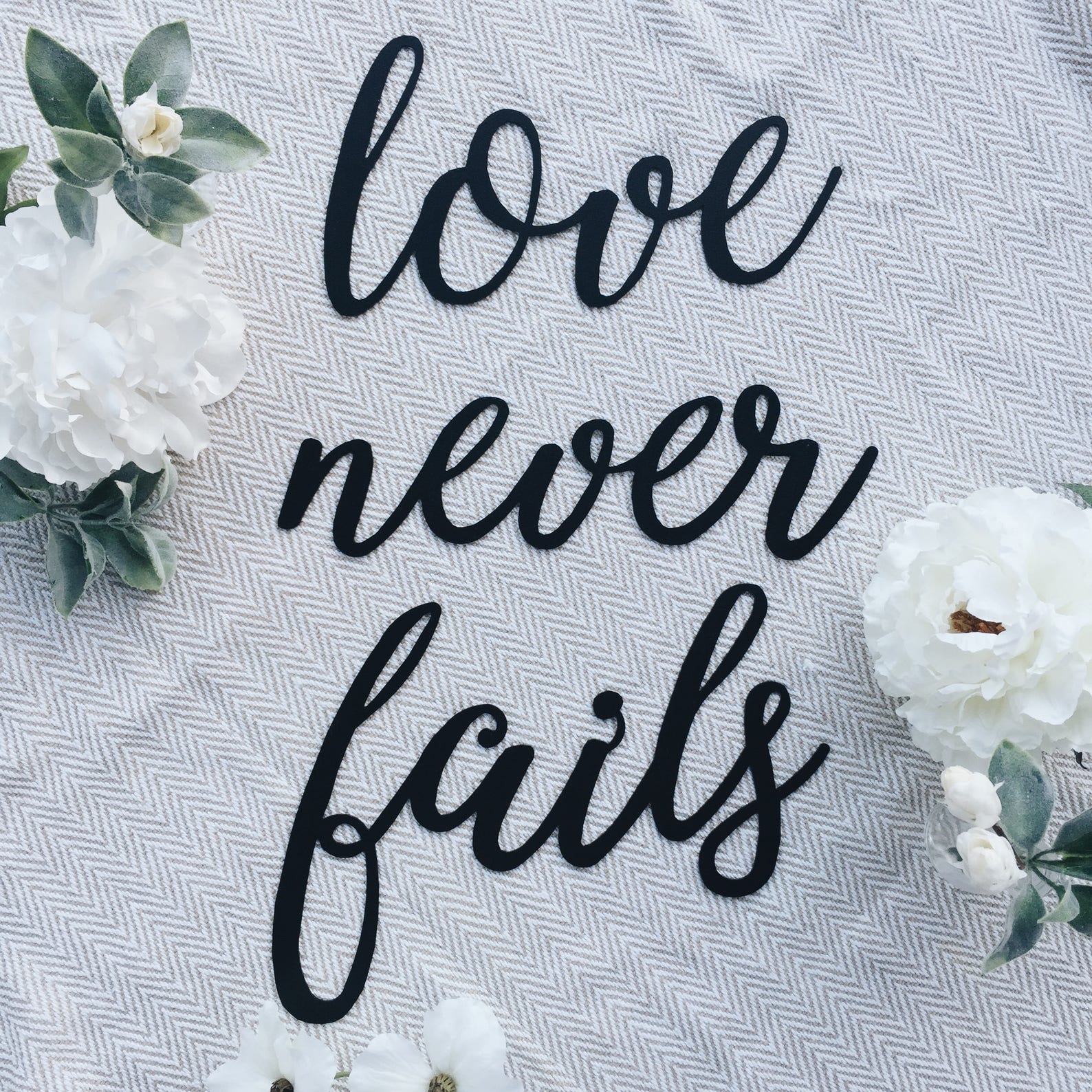 Love Never Fails Metal Sign Bundle - Etsy