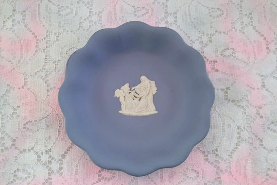 Vintage Wedgwood Blue and White Jasperware Trinket Di… - Gem