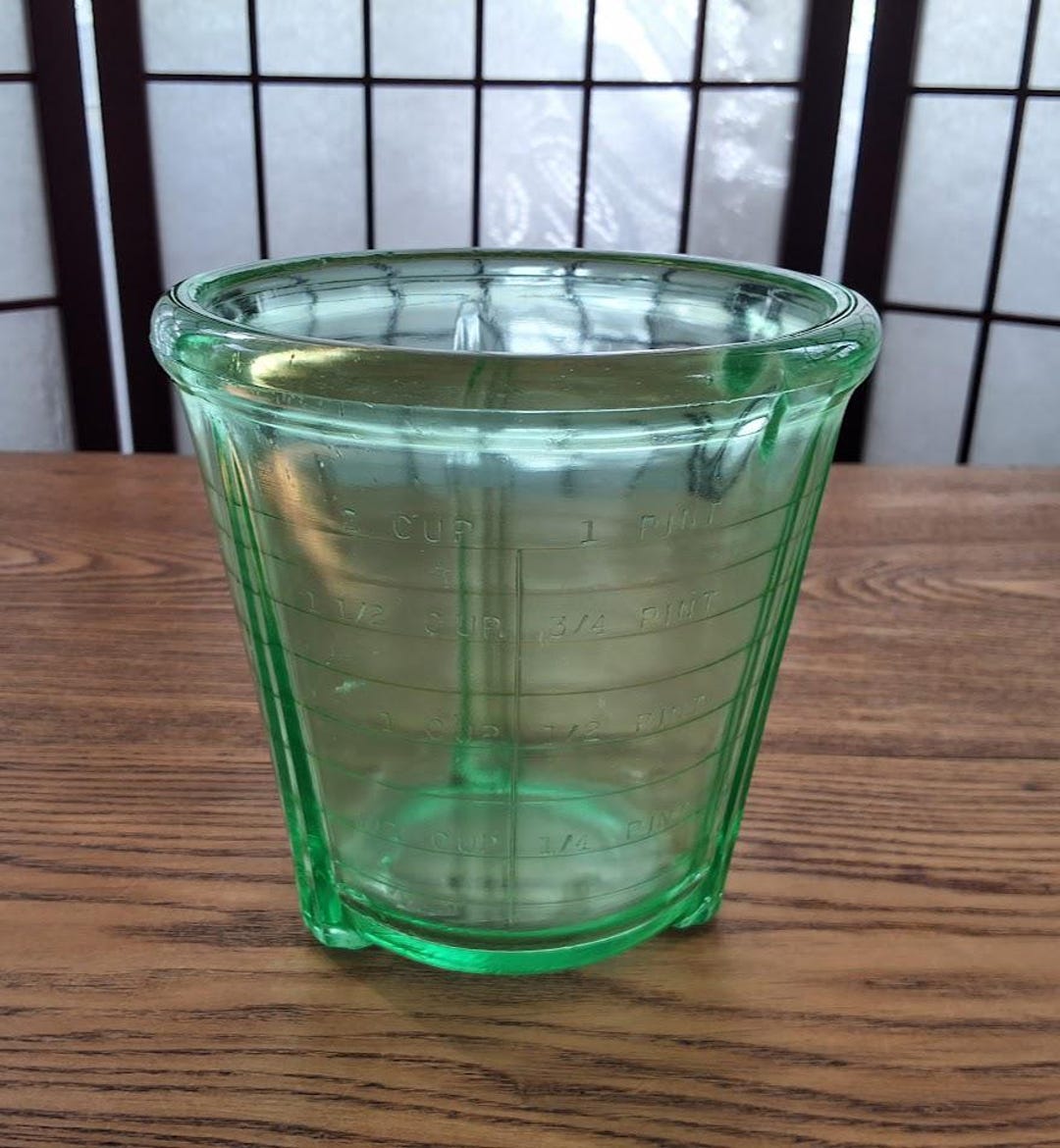 Vintage Vidrio Uranium Green Glass 2 Cups Mixing Beater Graduated ...