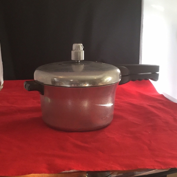 Presto Vintage Pressure Cooker - Etsy