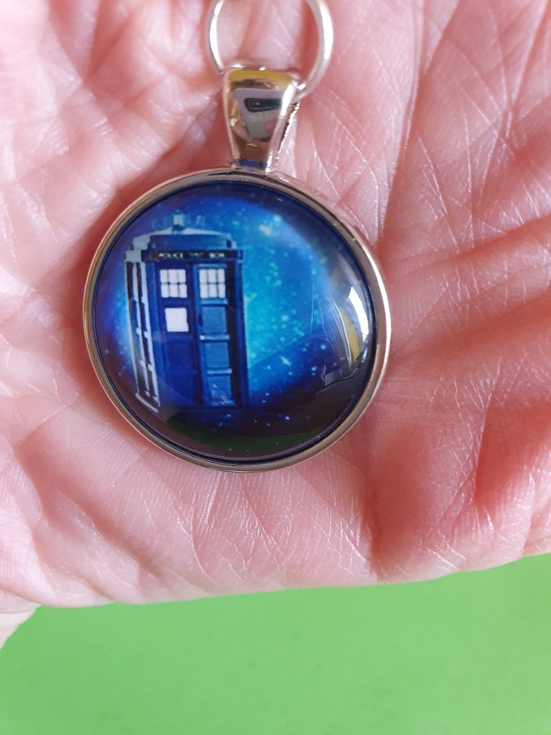 Doctor Who Keychain! Dr. Who Tardis or Tenth Doctor Charm on a Keyring ...