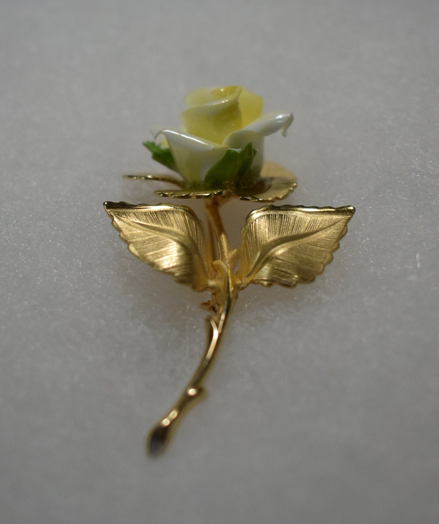 Signed Giovanni Gold Tone Enamel Rose Brooch Pin, Vintage Geovanni ...