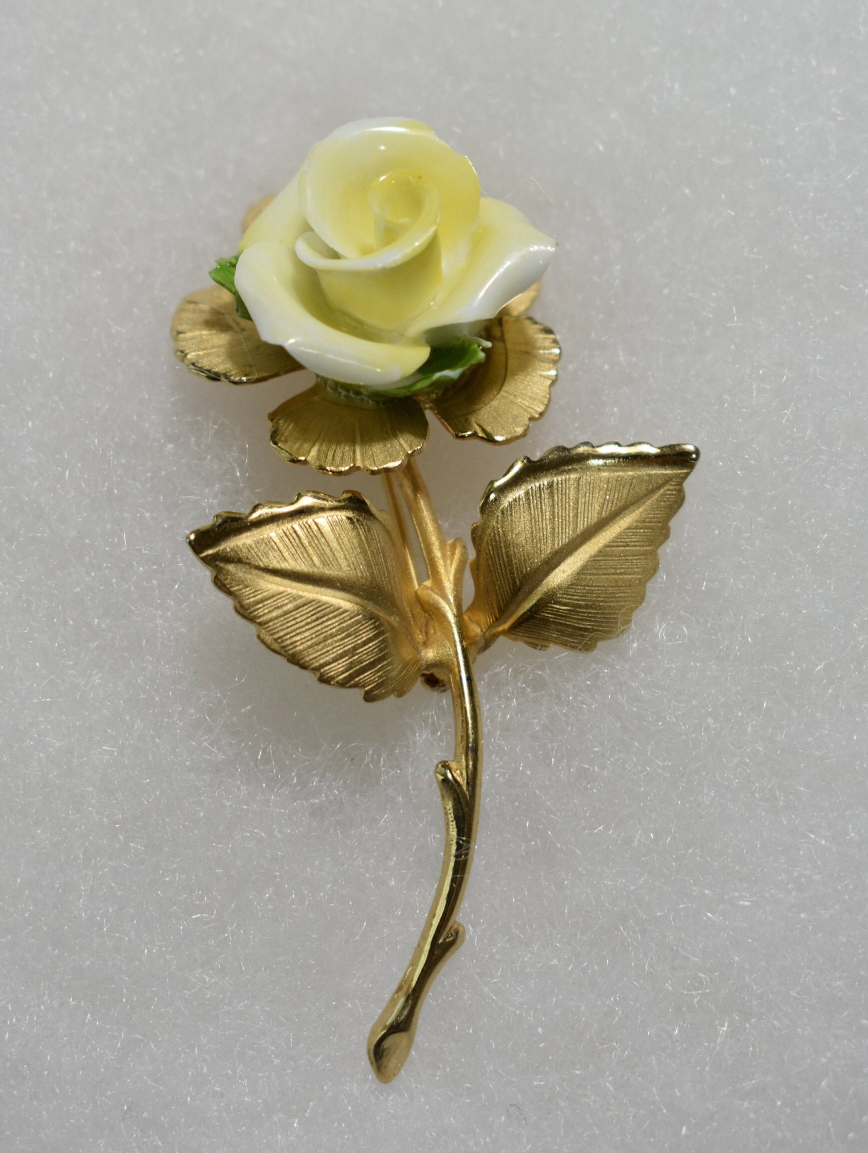 Signed Giovanni Gold Tone Enamel Rose Brooch Pin, Vintage Geovanni ...