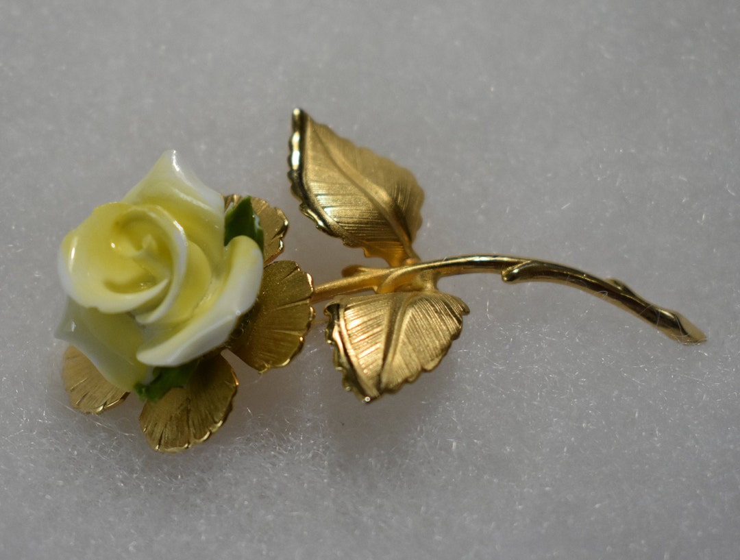 Signed Giovanni Gold Tone Enamel Rose Brooch Pin, Vintage Geovanni ...