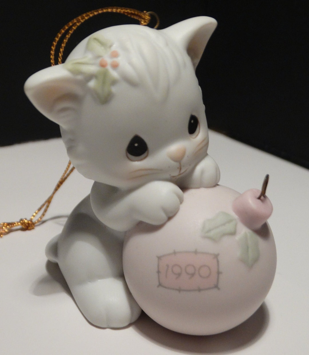 Precious Moments Enesco 1990 Christmas Ornament Cat W/ball About 2 3/4 ...