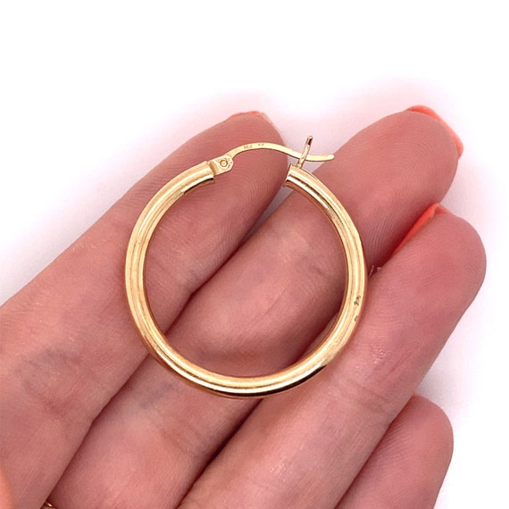 Vintage 14k yellow gold half pair hoop earring - Gem