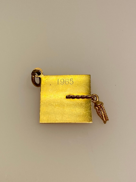 Vintage 14k yellow gold graduation cap charm - Gem
