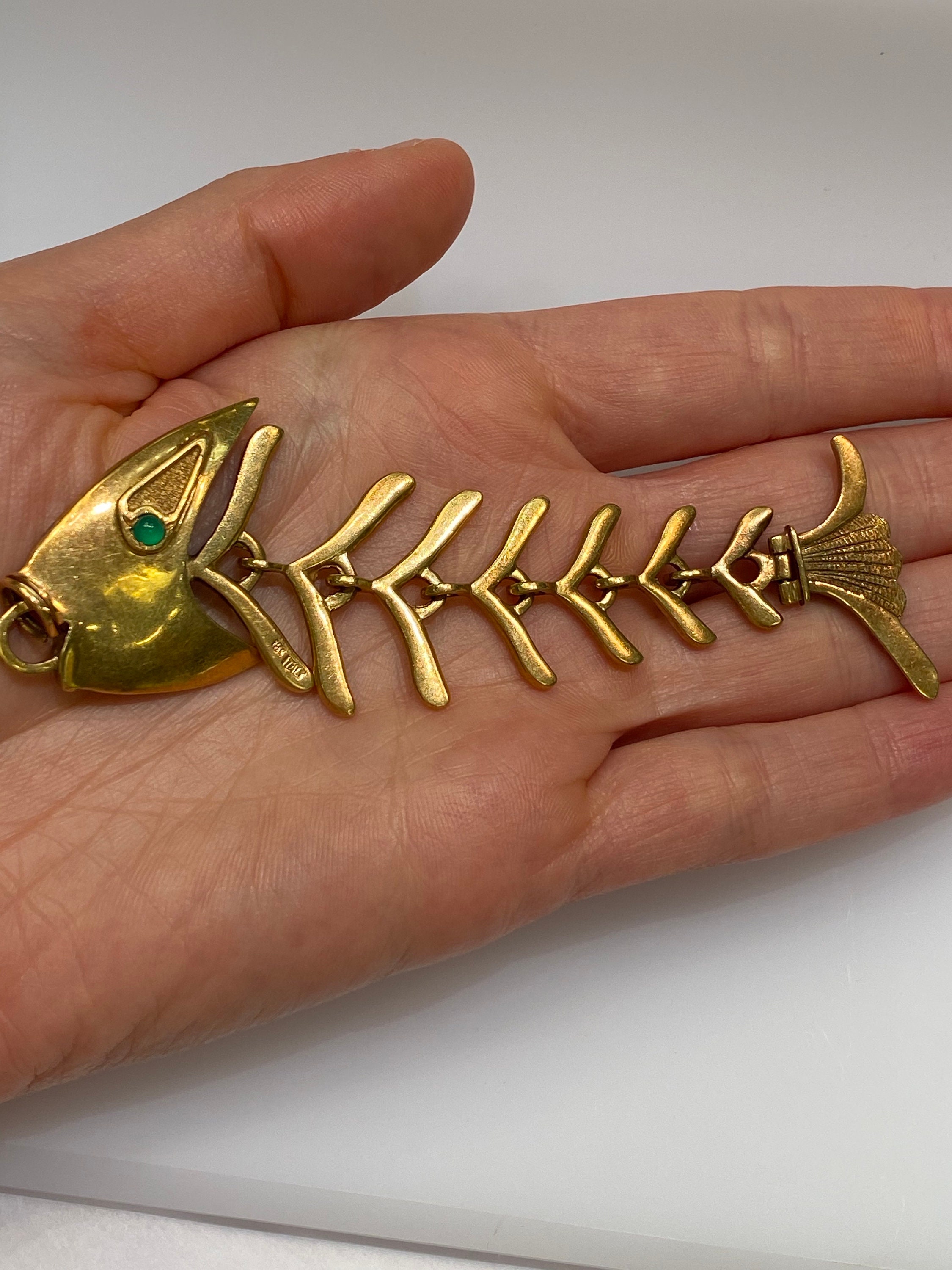 Vintage 18k yellow gold fish bones with green cabuchon stone | Etsy