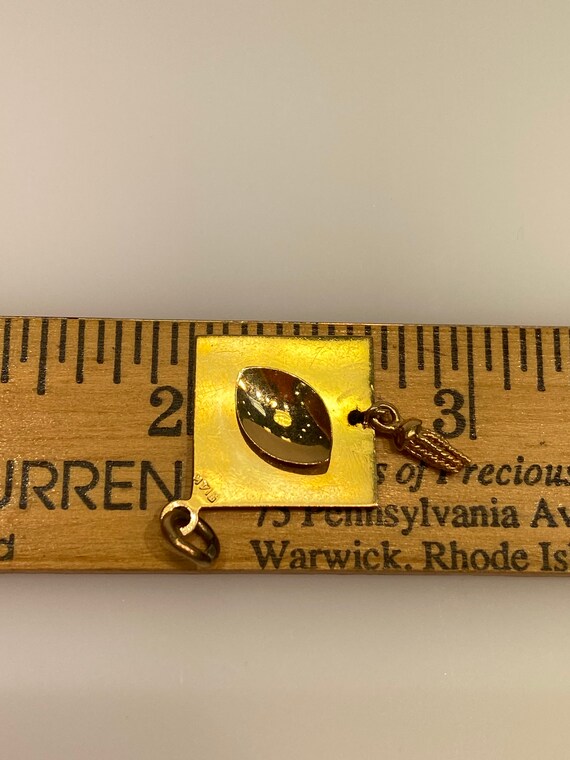 Vintage 14k yellow gold graduation cap charm - Gem