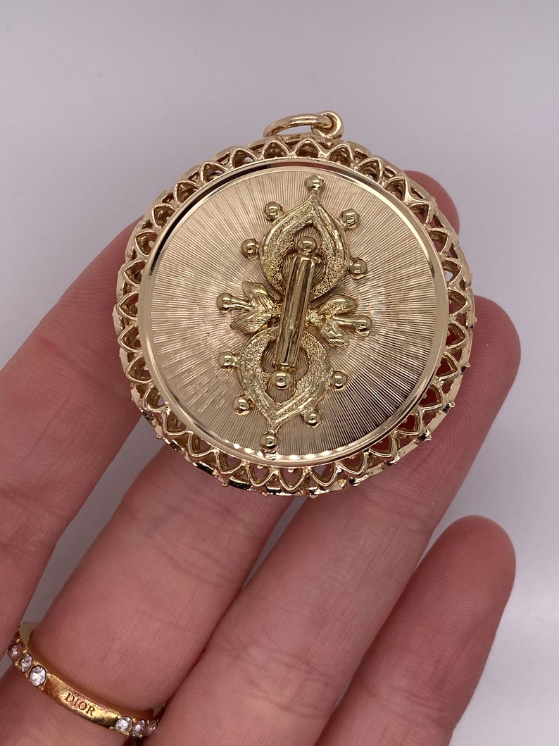 Vintage 14k Yellow Gold 3 Dimensional Symbol Charm - Etsy