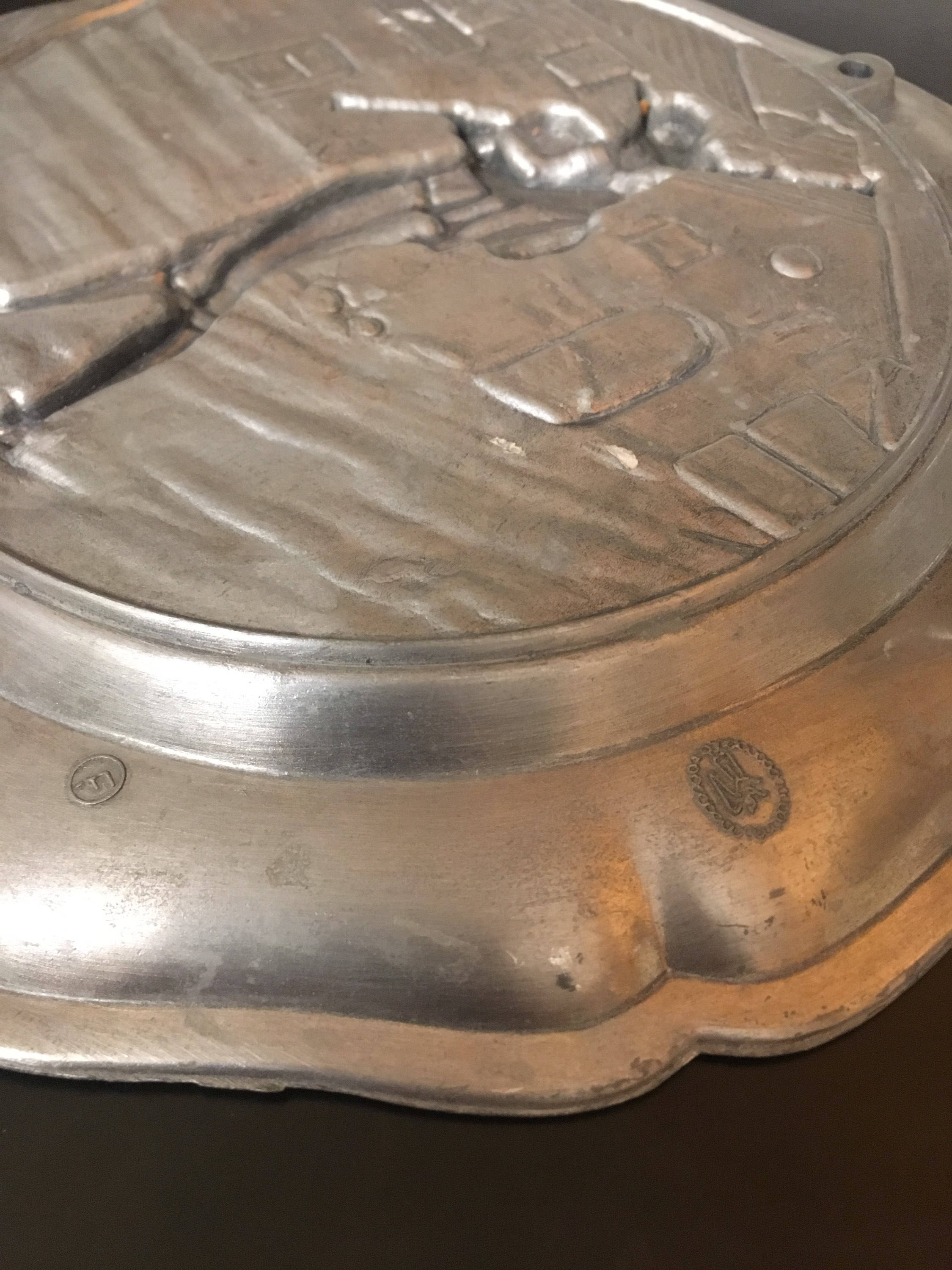 Vintage 95/100 Cast Iron 3D Plate Wall Decor - Etsy