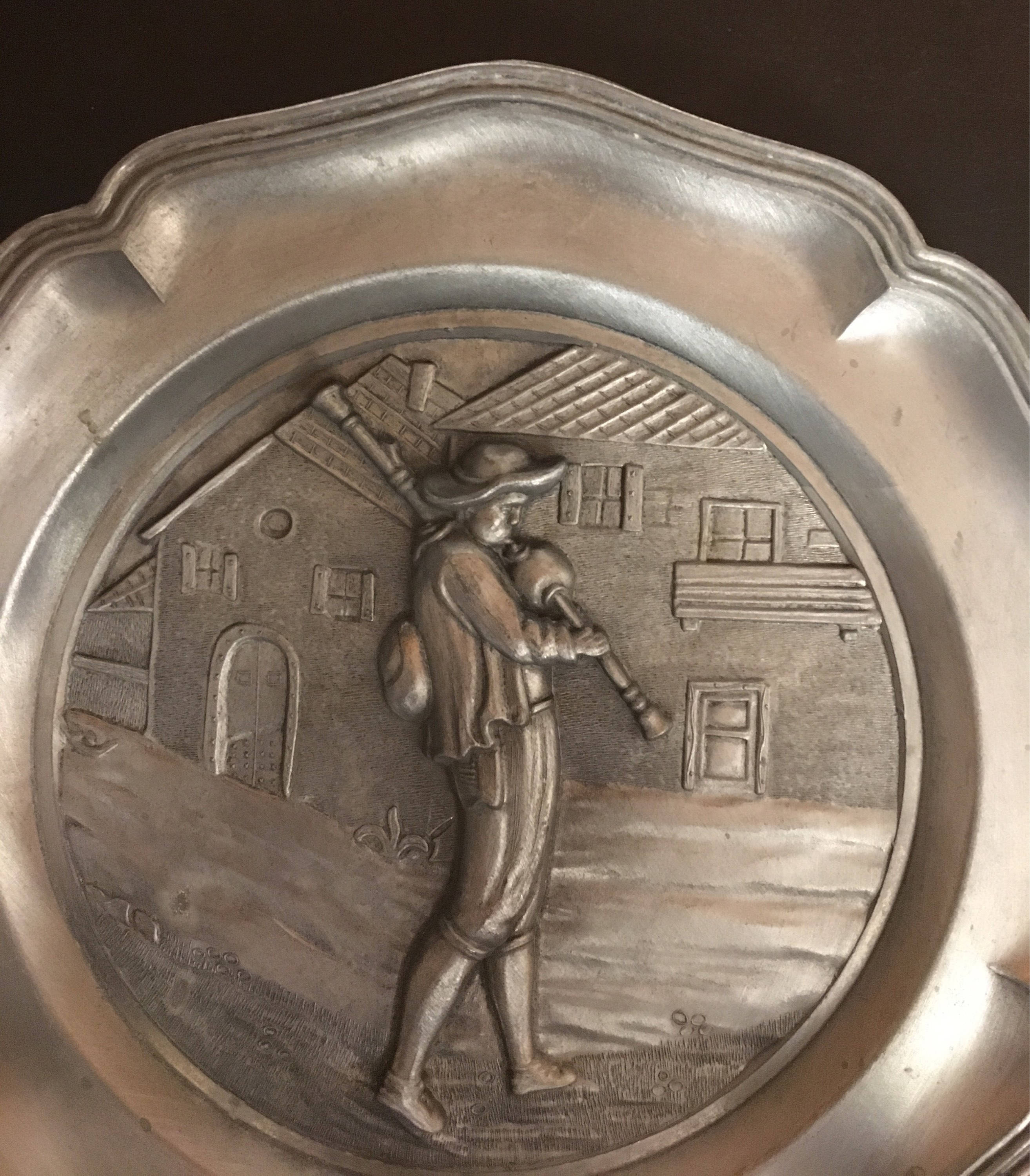 Vintage 95/100 Cast Iron 3D Plate Wall Decor - Etsy