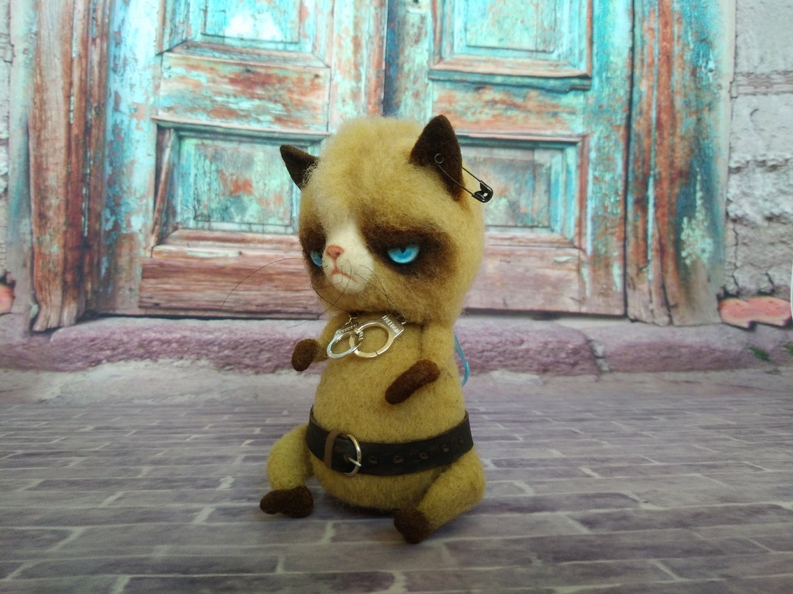 Grumpy Cat toy/ Needle felted cat/ Sad eyes/ Freedom cat/ Sad | Etsy